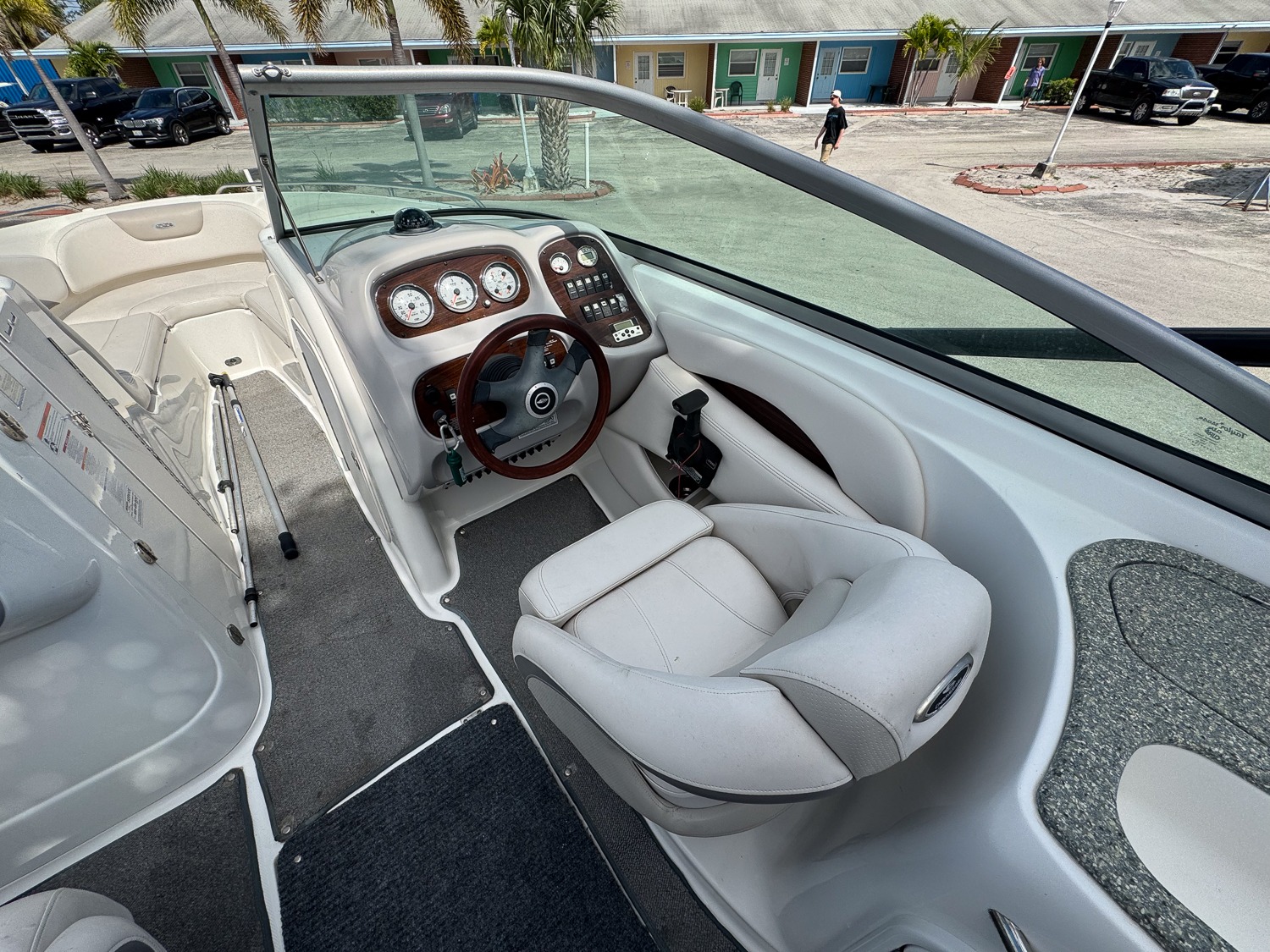 25′ Chaparral 2007 w/Trailer | Nonprofit Boating and Maritime School ...