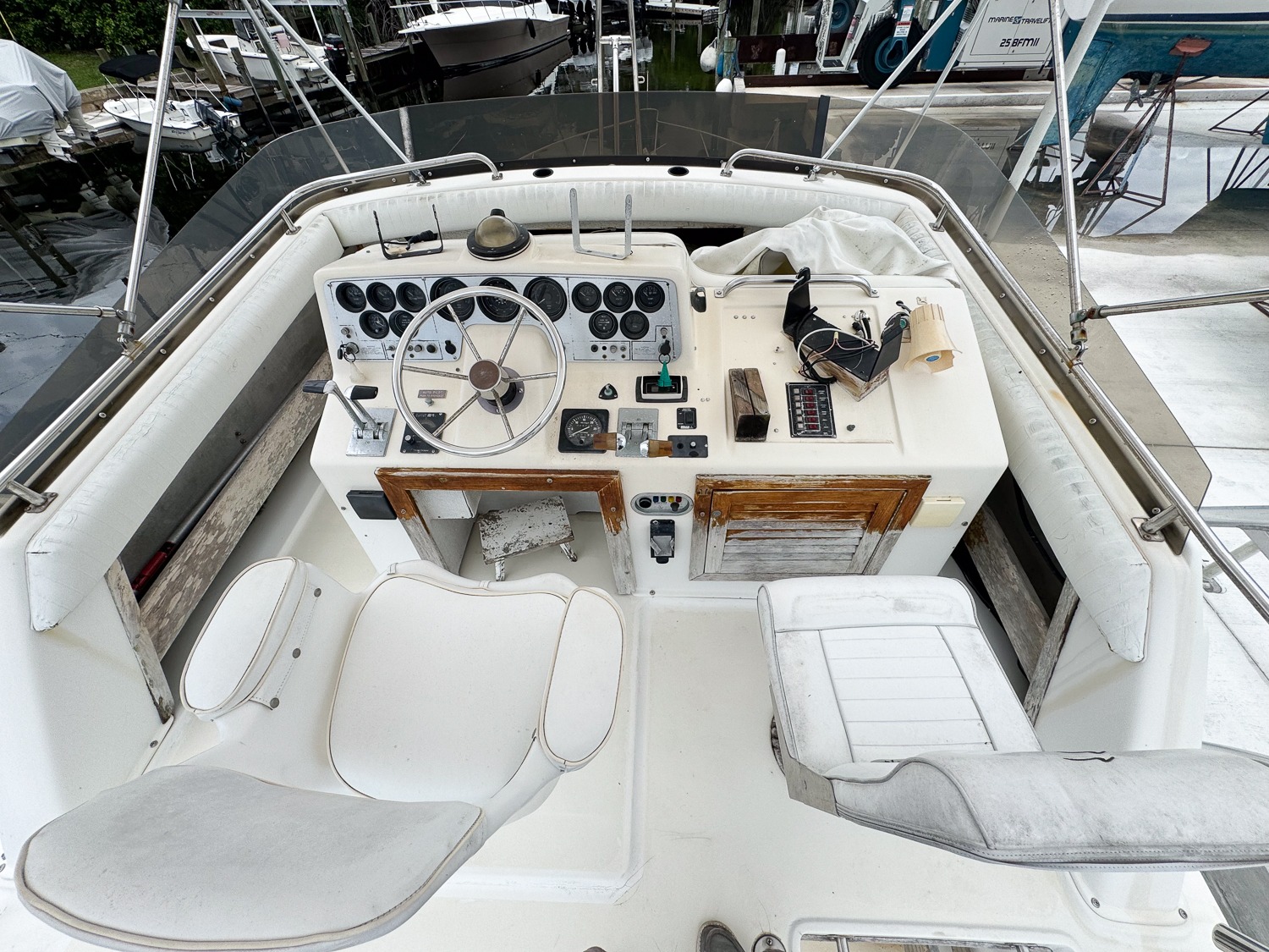 37′ Silverton 1981 | Nonprofit Boating and Maritime School | Chapman School