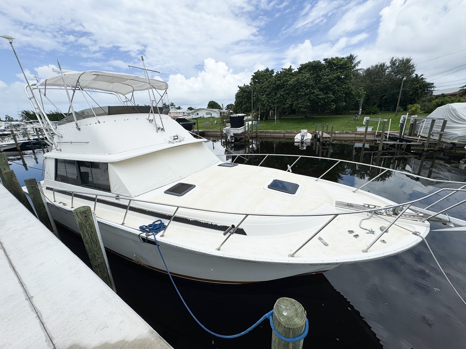 37′ Silverton 1981 | Nonprofit Boating and Maritime School | Chapman School